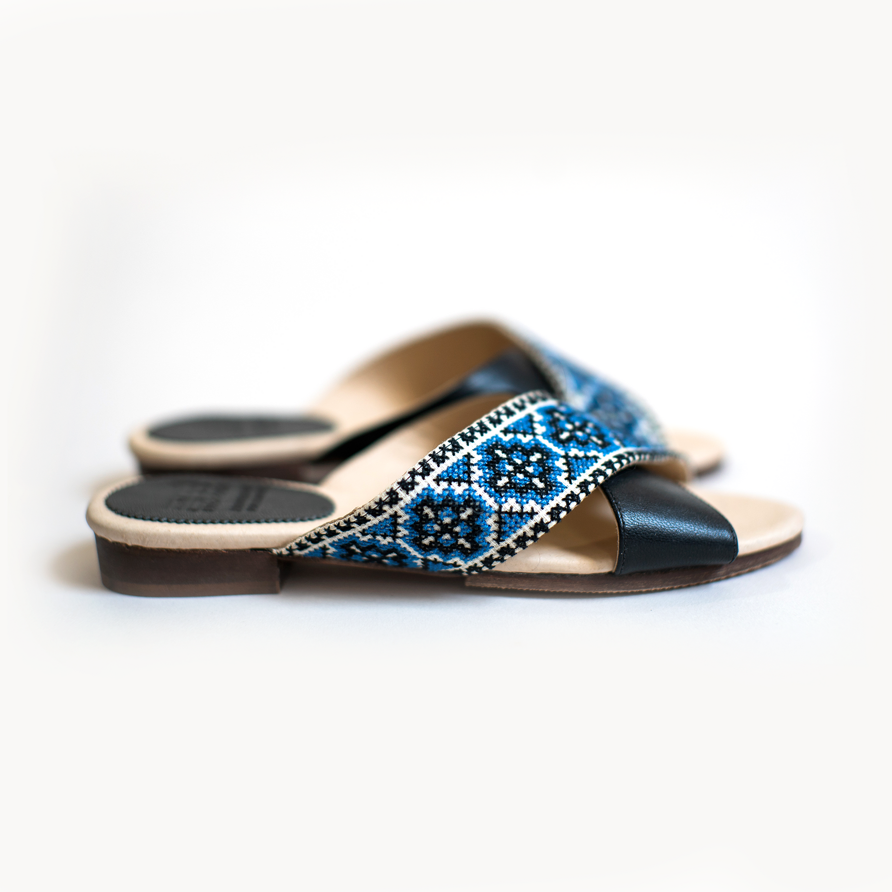 Shop Tatreez Hand-Embroidered Shoes for Women - Darzah