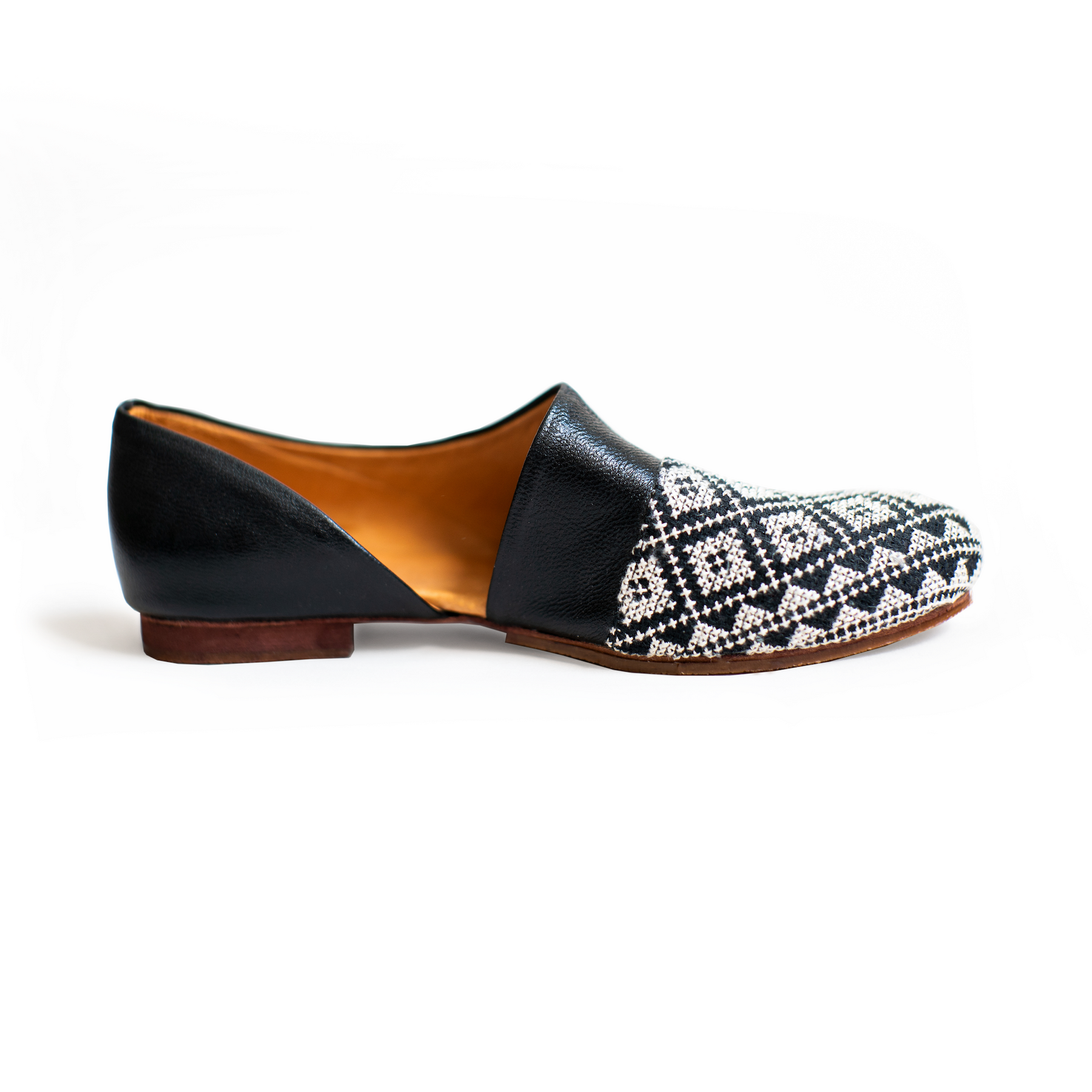 Shop Tatreez Hand-Embroidered Shoes for Women - Darzah