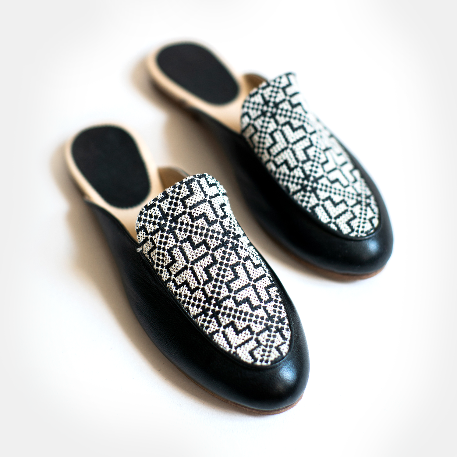 Shop Tatreez Hand-Embroidered Shoes for Women - Darzah